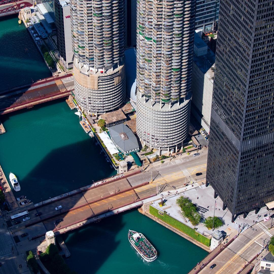 Chicago Architecture Center River Cruise aboard First Lady | Chicago ...