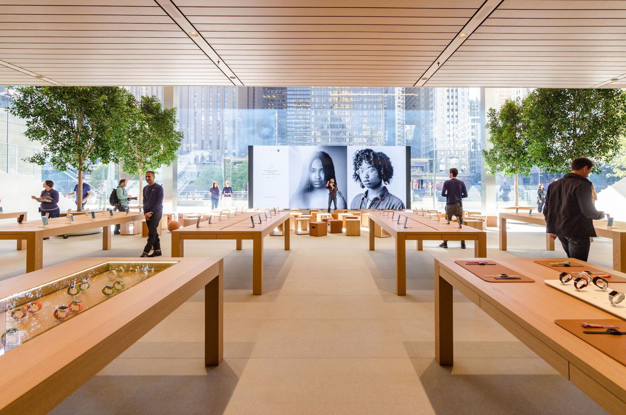 Apple Store on Michigan Avenue | Chicago Architecture Center